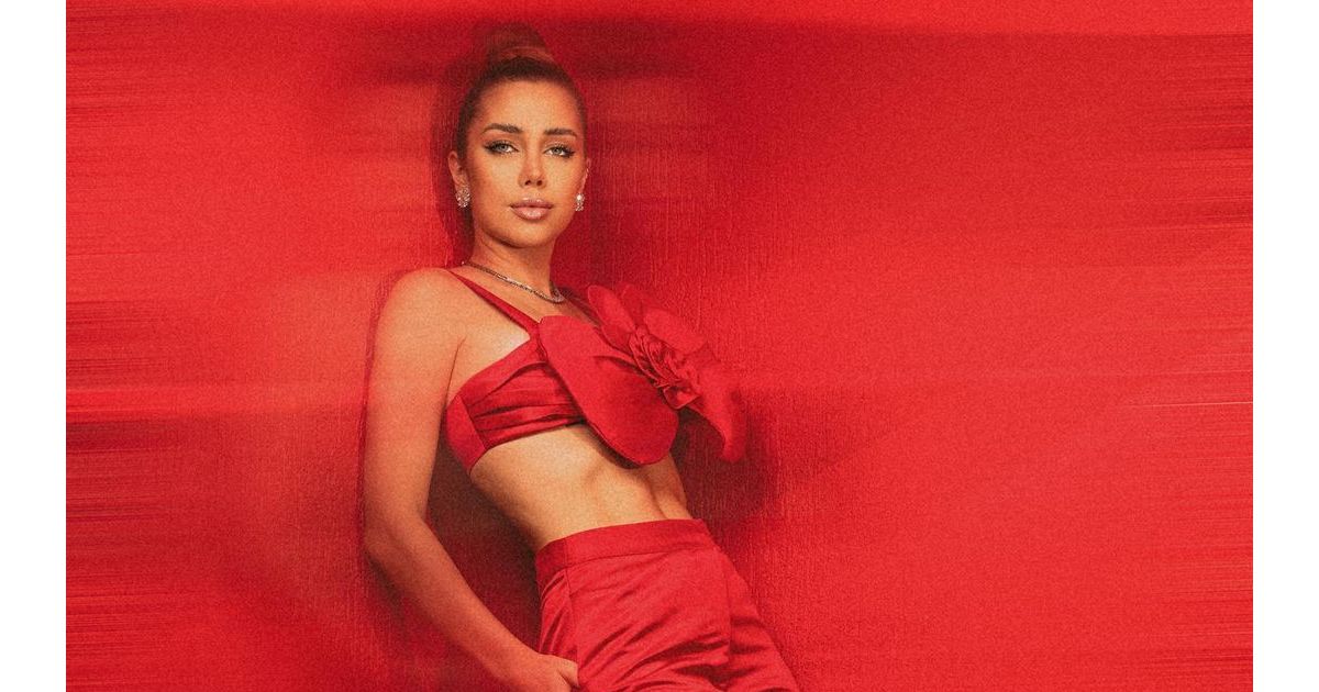 Day Langaro também usou look Pat Bo à venda por 1.498,00 reais - Purebreak