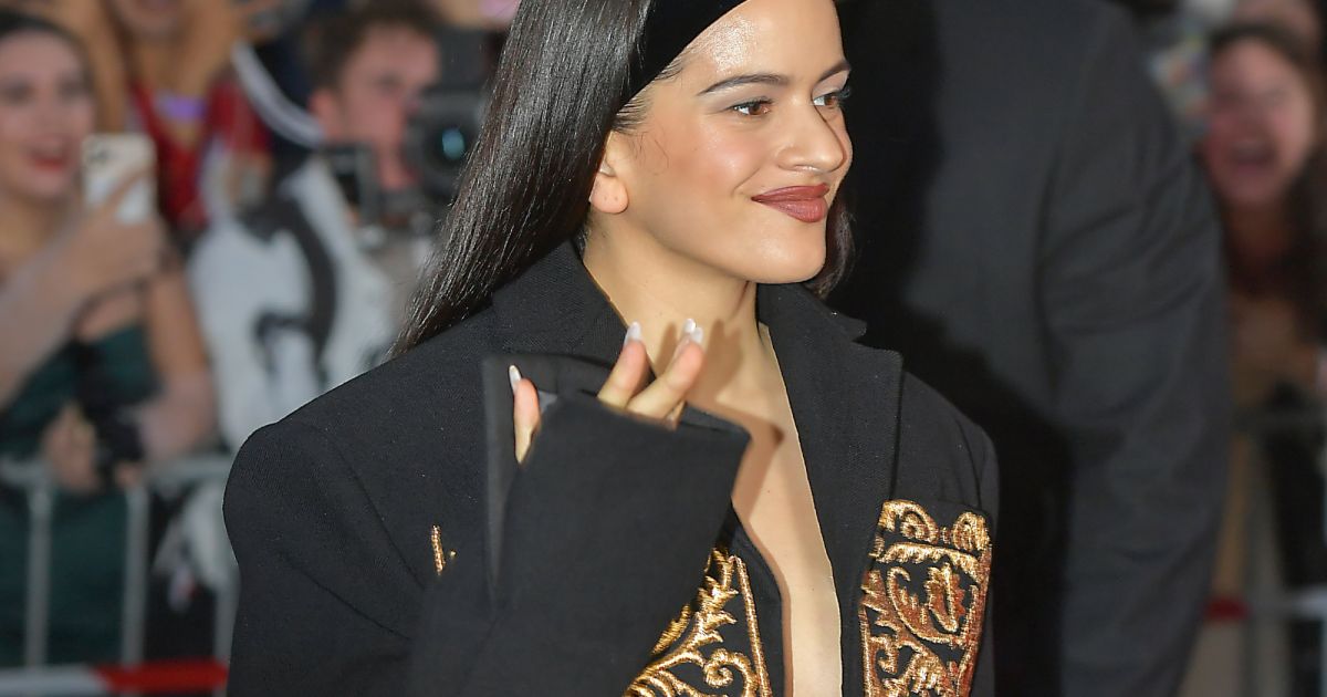 Rosalía está entregando looks maravilhosos na Paris Fashion Week 2023 ...