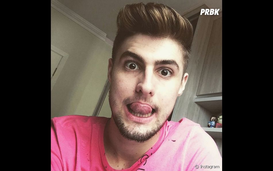 Pedro Afonso Ou Rezendeevil Representa Os Youtubers Do Signo De