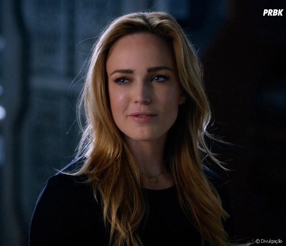 Em Legends of Tomorrow, Sara (Caity Lotz) é bissexual na série - Purebreak