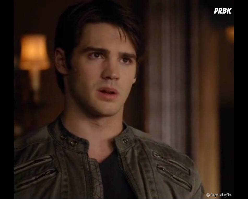 Jeremy (Steven R. McQueen) retornou pra dar adeus à irmã Elena (Nina ...