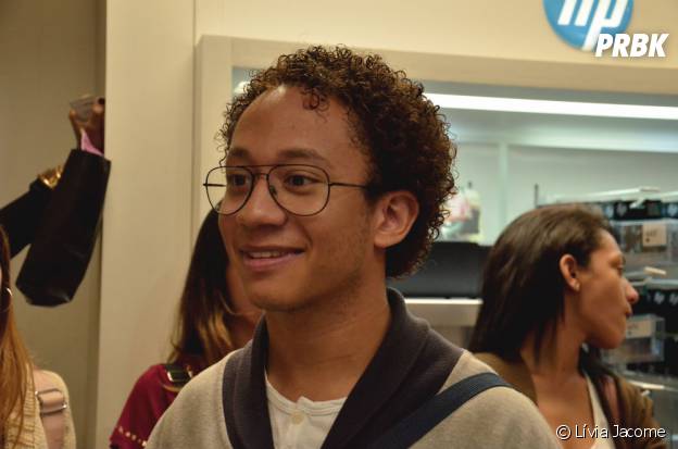 Sam Alves faz tarde de autógrafos com fãs no Rio de Janeiro - Purebreak