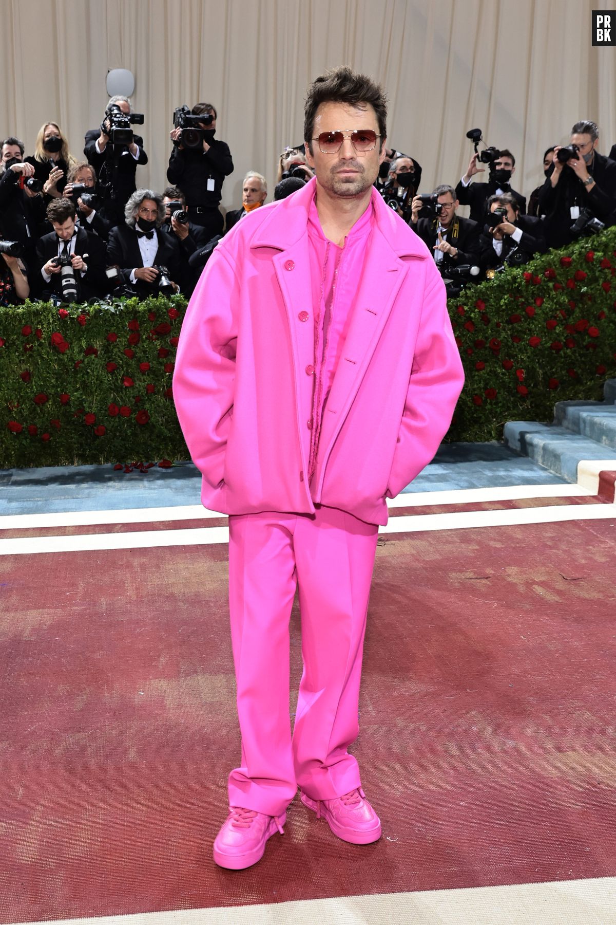 Foto: Rosa Valentino: Sebastian Stan foi vestido da marca no Met Gala ...