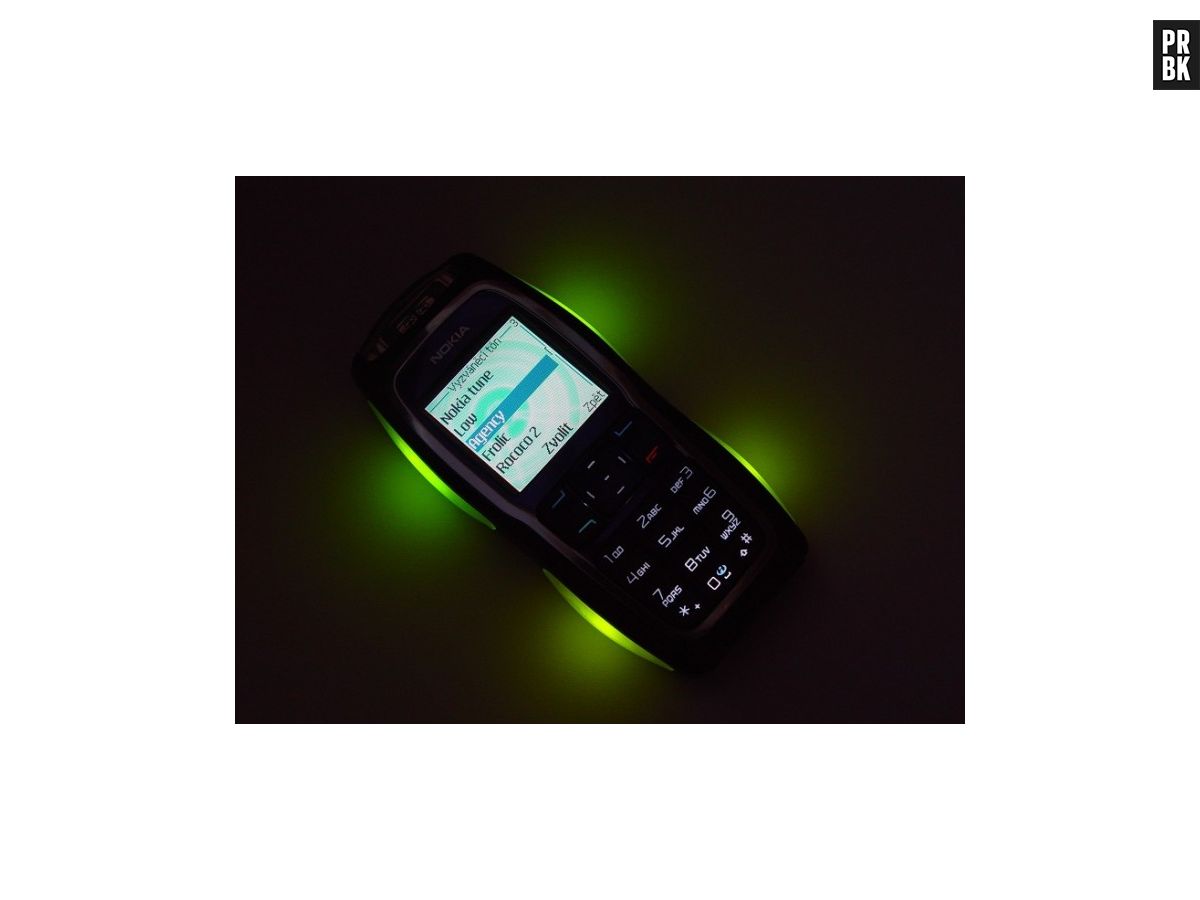 Foto: E esse Nokia com essas luzes, quem não queria? Parecia uma nave ...