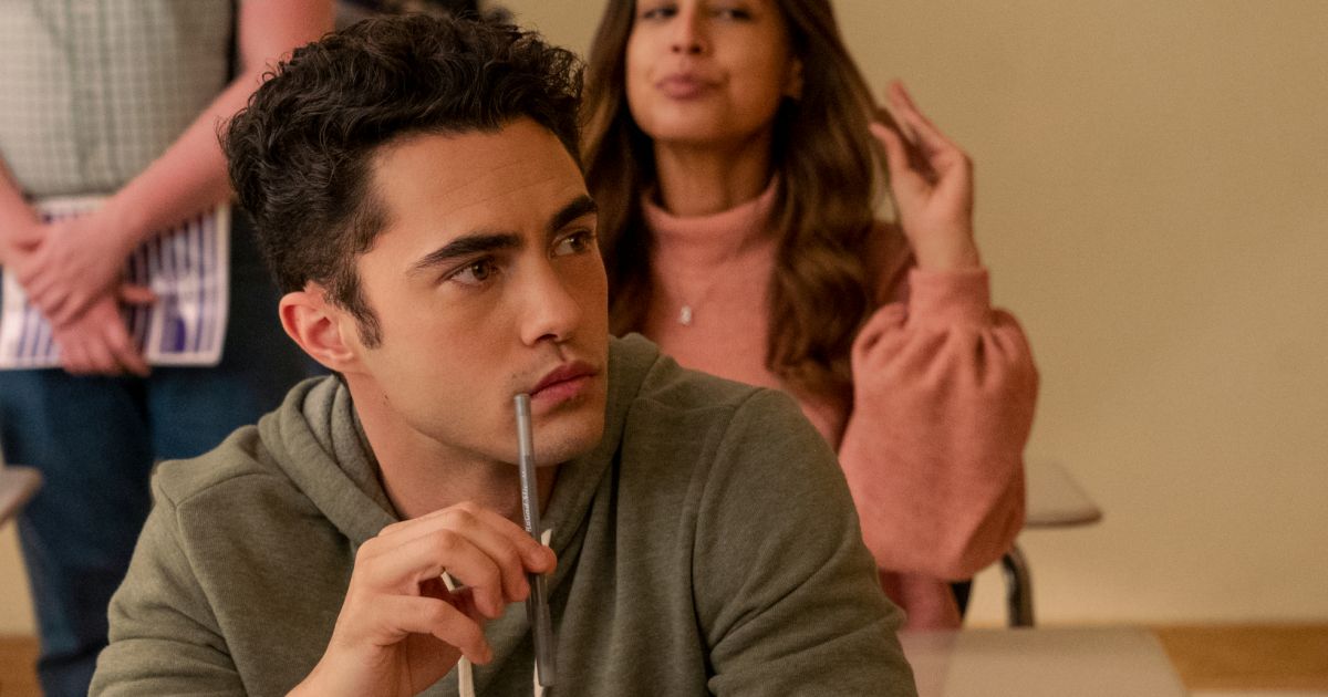 Eu Nunca: Paxton (Darren Barnet) é um dos destaques da temporada ...