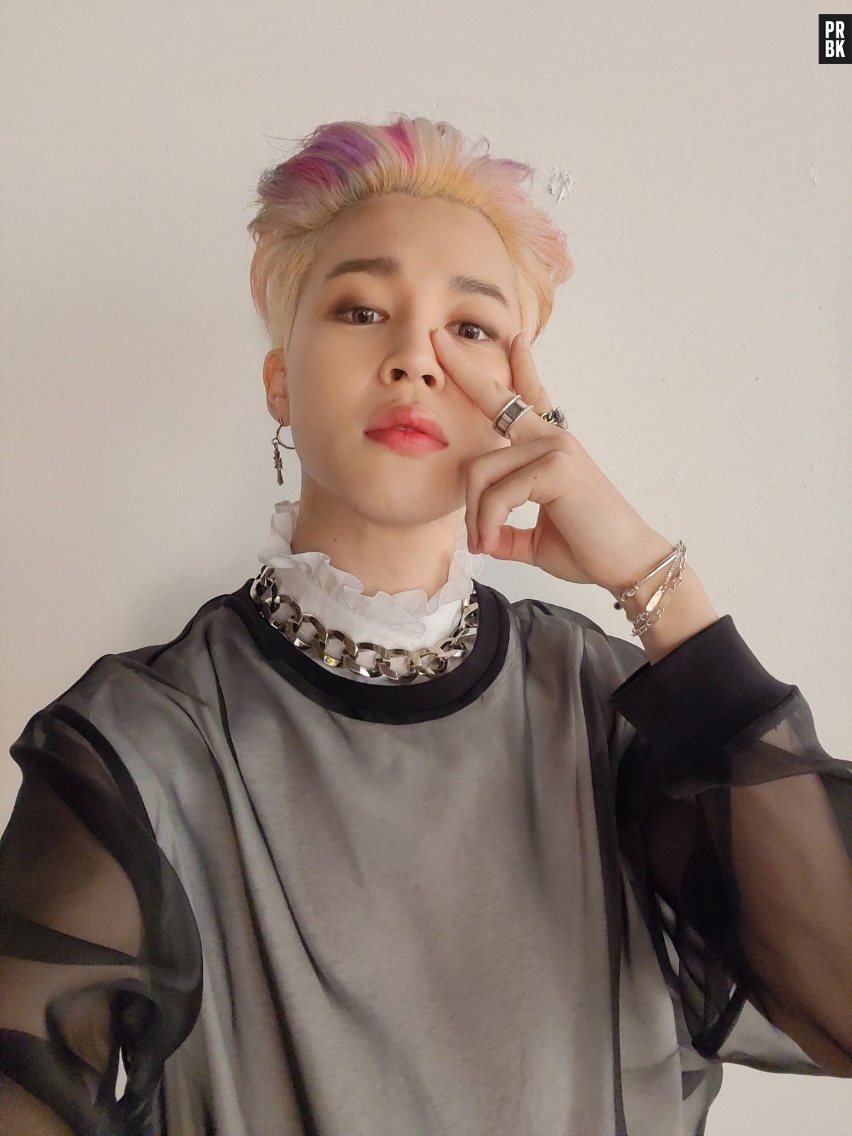Foto: Na era de "Butter", Jimin do BTS estava com mechas coloridas ...