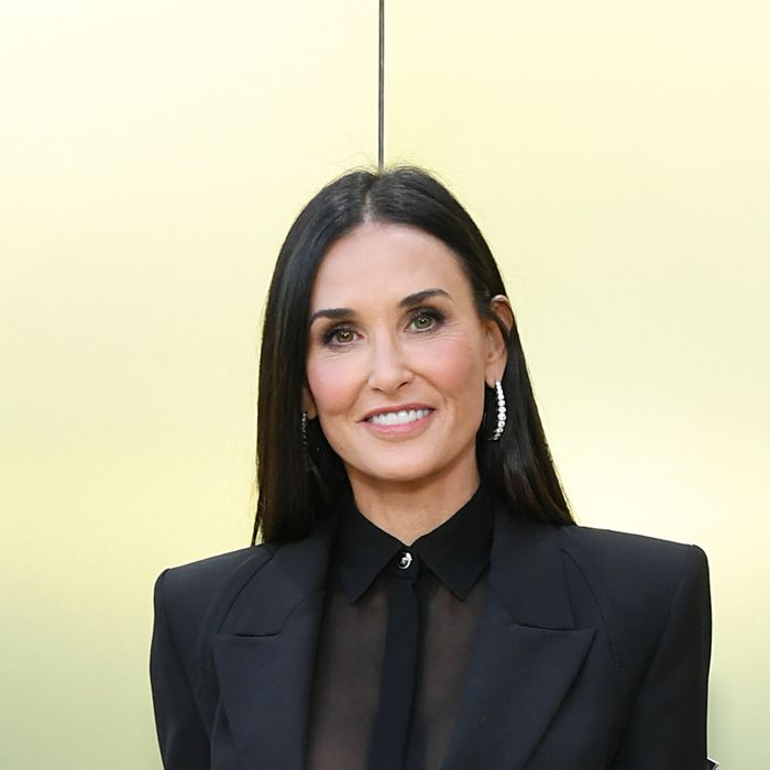 Demi Moore participa do Versace FW23 Show no Pacific Design Center em ...