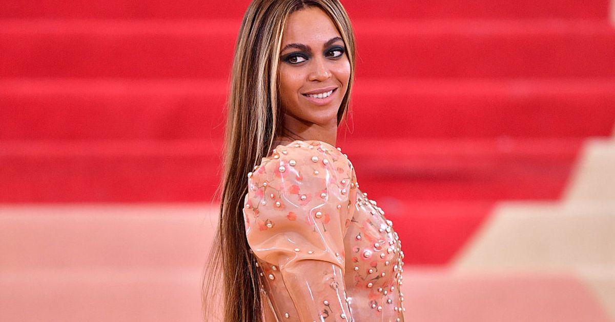 Peach Fuzz é a cor de 2024! 24 looks para se inspirar e começar o ano ...