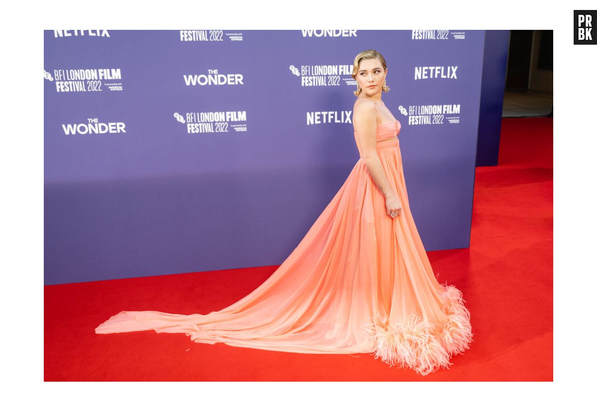 Foto: A cor Peach Fuzz é ótima para looks mais românticos - Purebreak