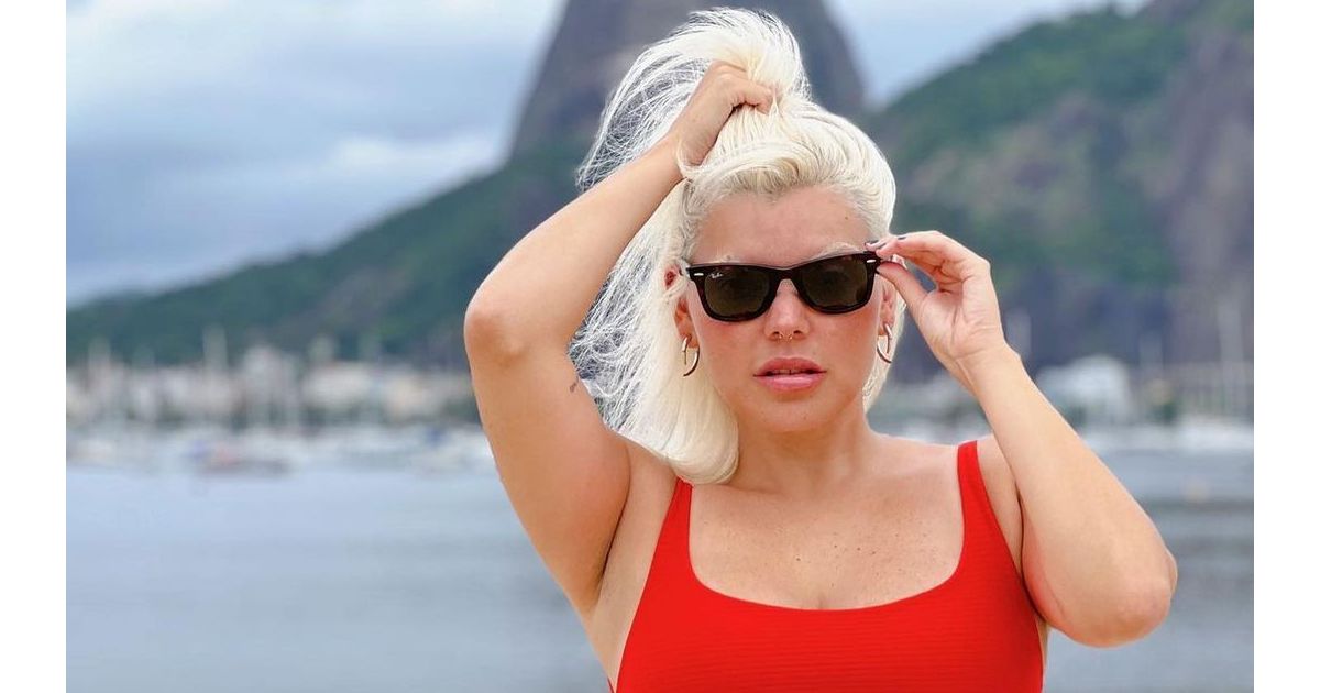 Duda Beat monta look fresquinho com vermelho predominante - Purebreak