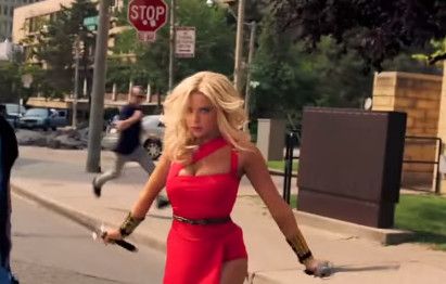 Ashley Benson, de "Pretty Little Liars", arrasa na pele da Lady Lisa em ...