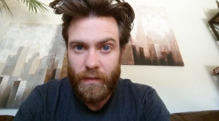 De "Os Batutinhas": Bug Hall, o Alfafa do filme, cresceu e virou ...