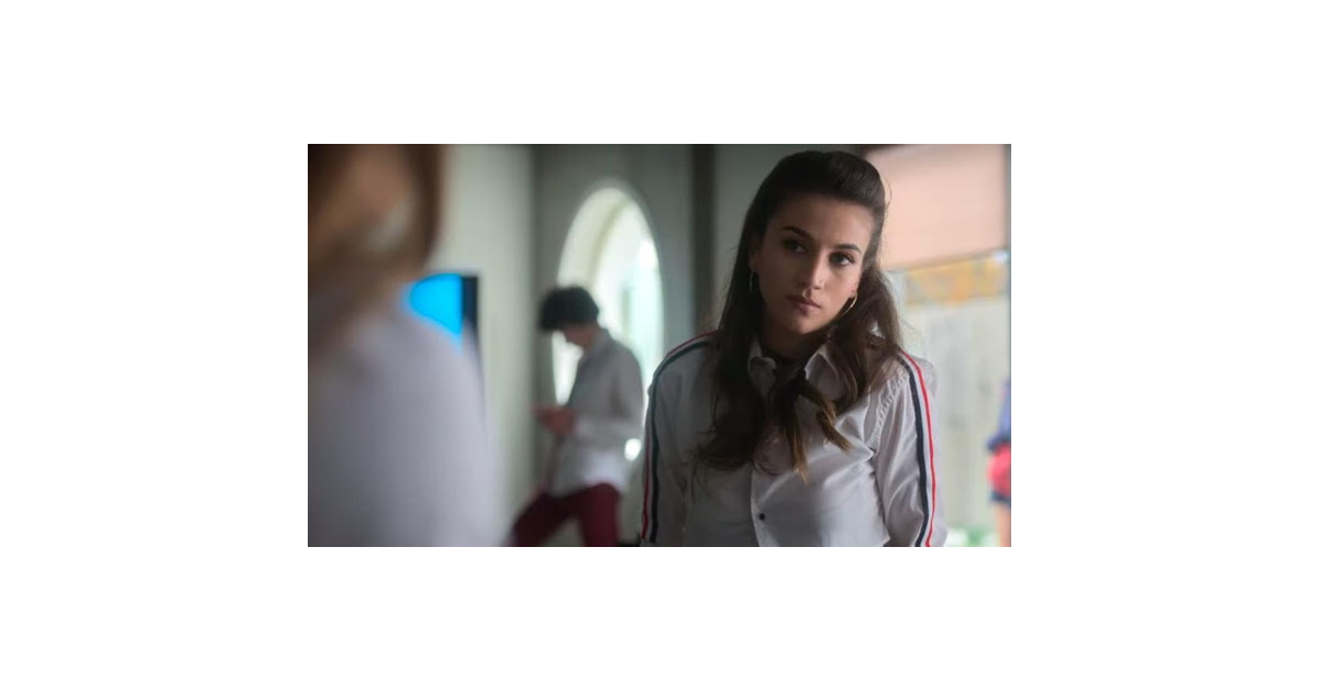 Elite: Rebeca (Claudia Salas) é a assassina de Polo (Álvaro Rico ...