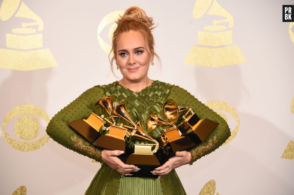 Foto: A cantora Adele tem o costume de colocar a idade em que trabalhou ...
