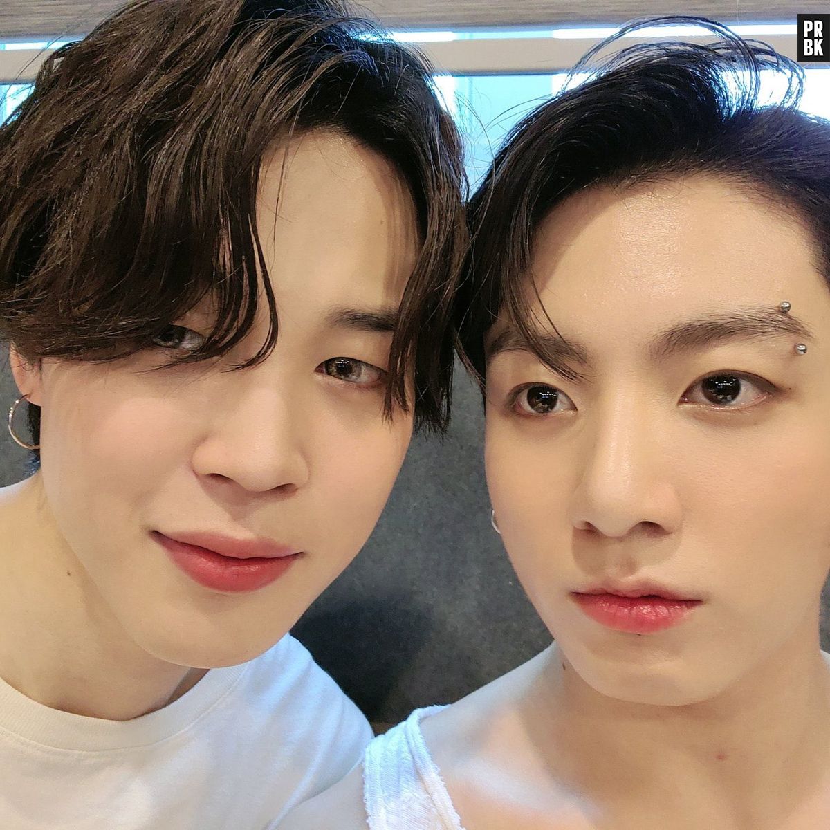 Foto: BTS: Jimin e Jungkook posam juntos sem camisa em foto e fãs surtam - Purebreak