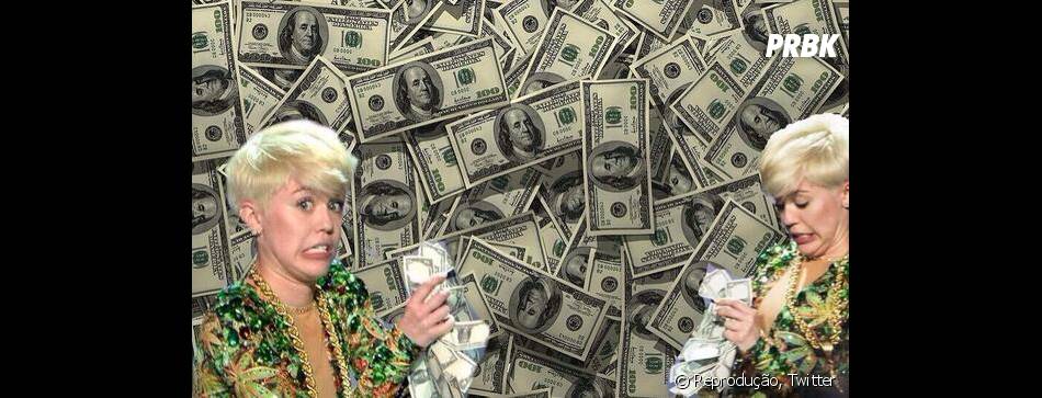 Lot's of money: Miley Cyrus posa ao lado de muitos dólares - Purebreak