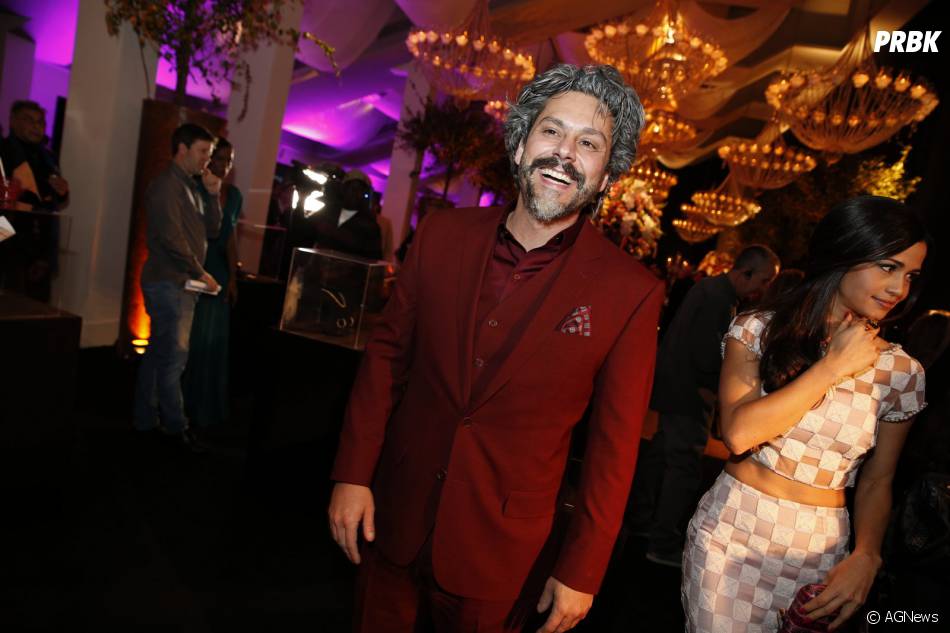 O ator Alexandre Nero comentou sobre as cenas quentes com Marina Ruy ...