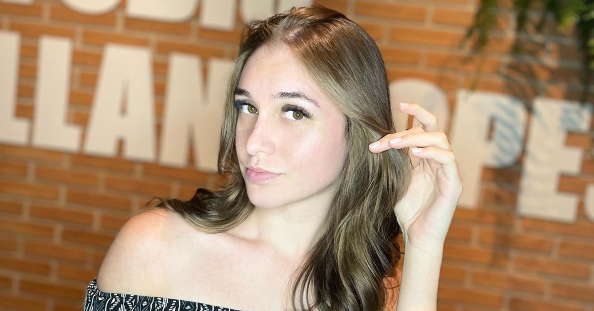 Mulher que mora no banheiro do trabalho viraliza no TikTok ao mostrar ...