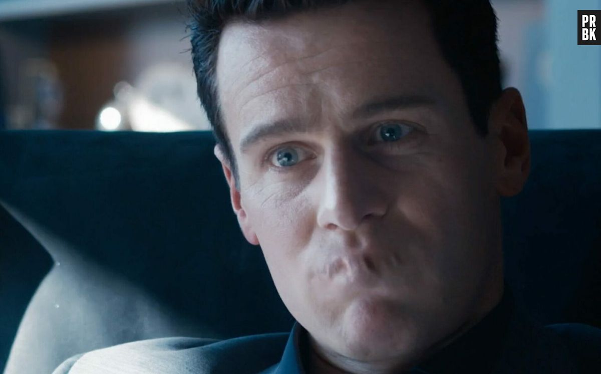 Foto: Agente Smith (Jonathan Groff) se alia à Neo (Keanu Reeves) em um ...