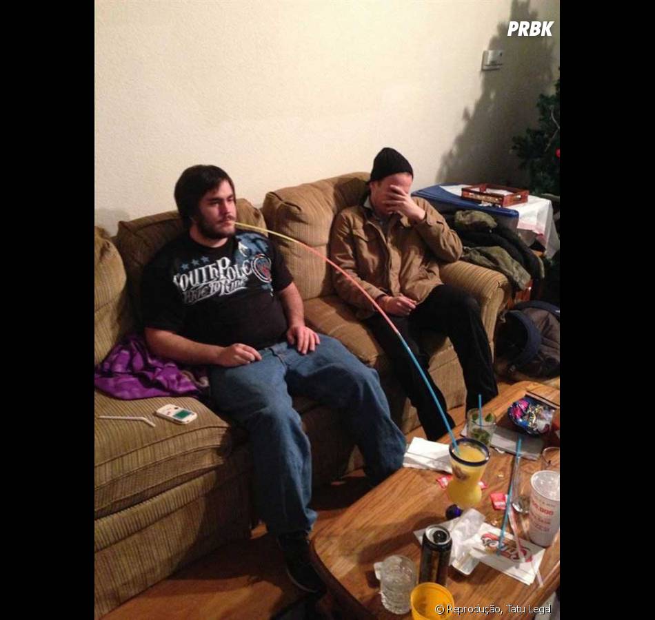 A melhor maneira para beber algo sem precisar fazer o esforço de ...