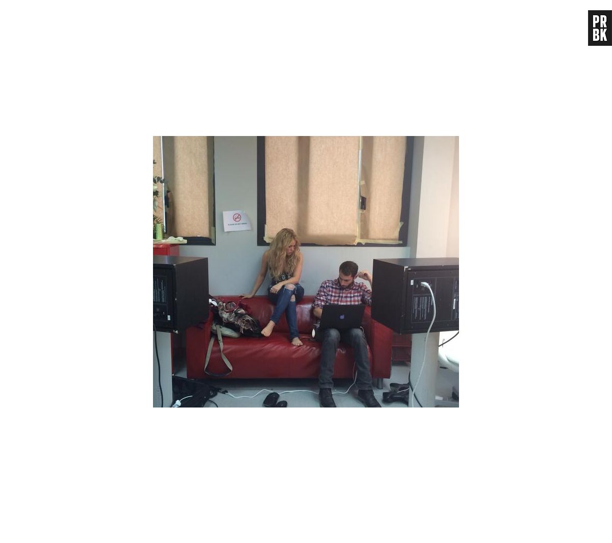 Foto: Shakira publicou foto em que escutava "Can't Remember To Forget ...