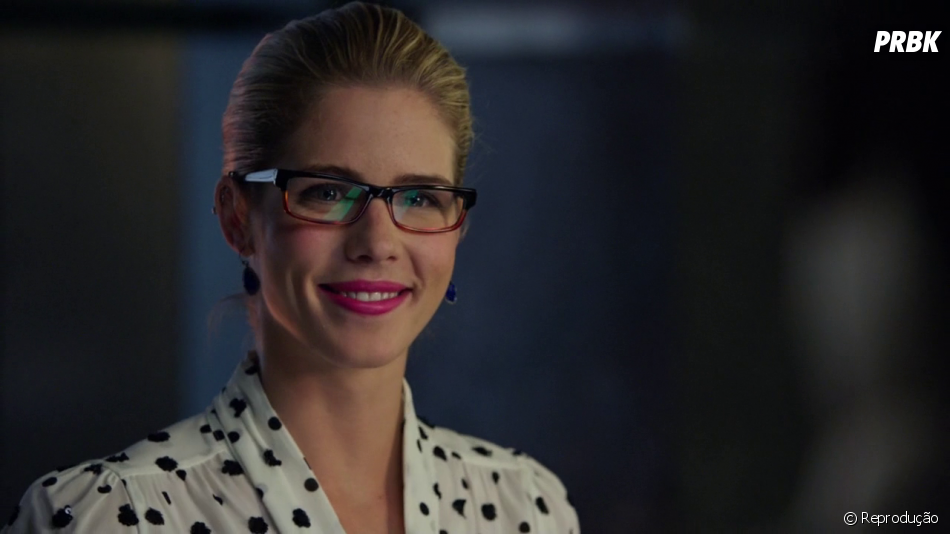 Em The Flash, Felicity (Emily Bett Rickards), de Arrow, aparece no ...