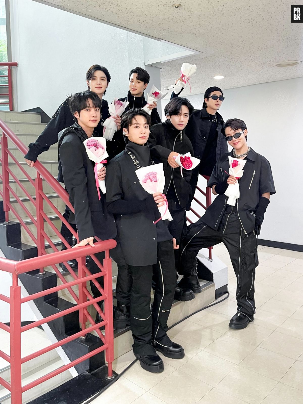 Foto: "BAD DECISIONS IS COMING": Army mostra animação com anúncio do ...