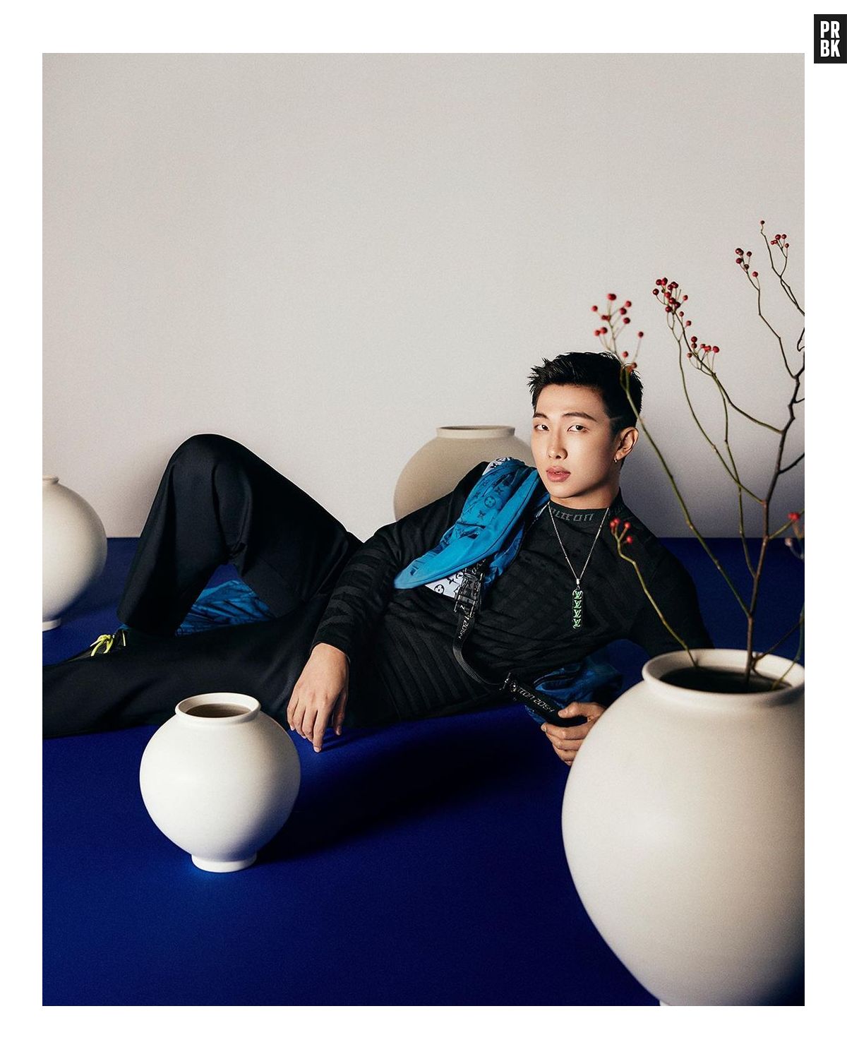 Foto: RM, do BTS, arrasou em ensaio com Vogue e GQ - Purebreak