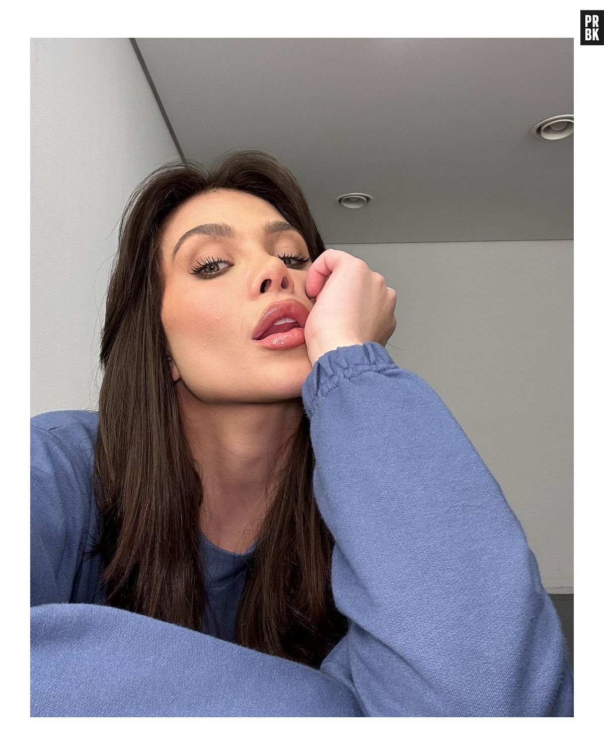 Foto: Flávia Pavanelli surpreende com rosto sem expressão. Confira mais ...