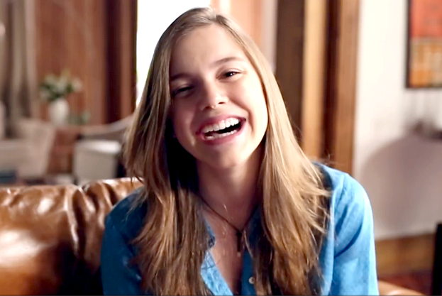 Alice Wegmann, de "Boogie Oogie", relembra infância ao lado de Bruna ...