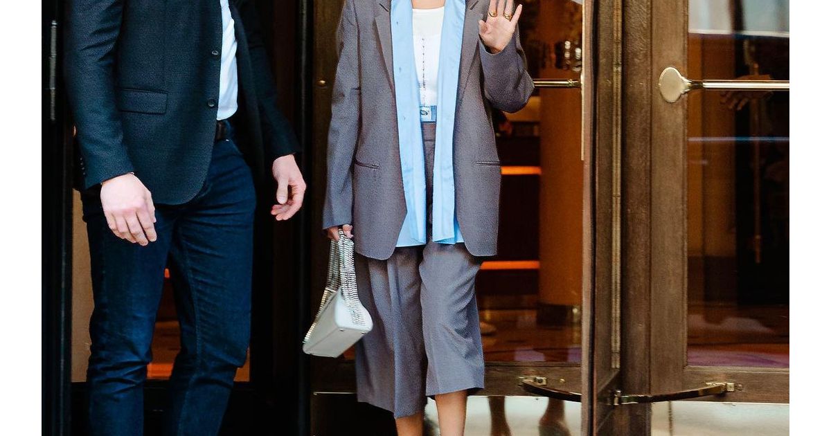 DEPOIS: Esse look de terninho mais fresco combinou muito com a vibe de Selena Gomez - Purebreak