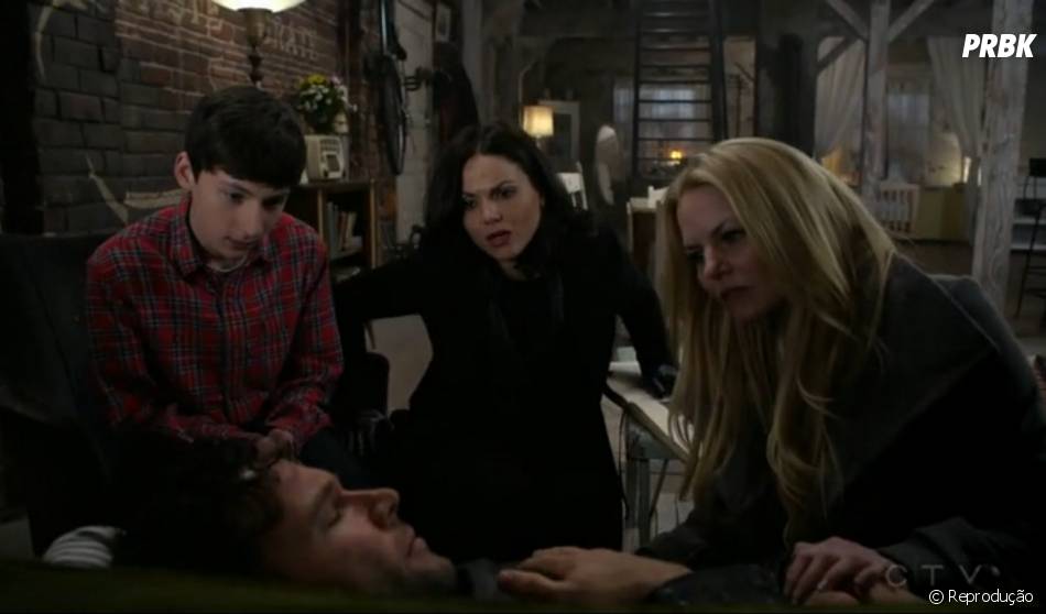 Henry (Jared S. Gilmore), Regina (Lana Parrilla) e Emma (Jennifer ...